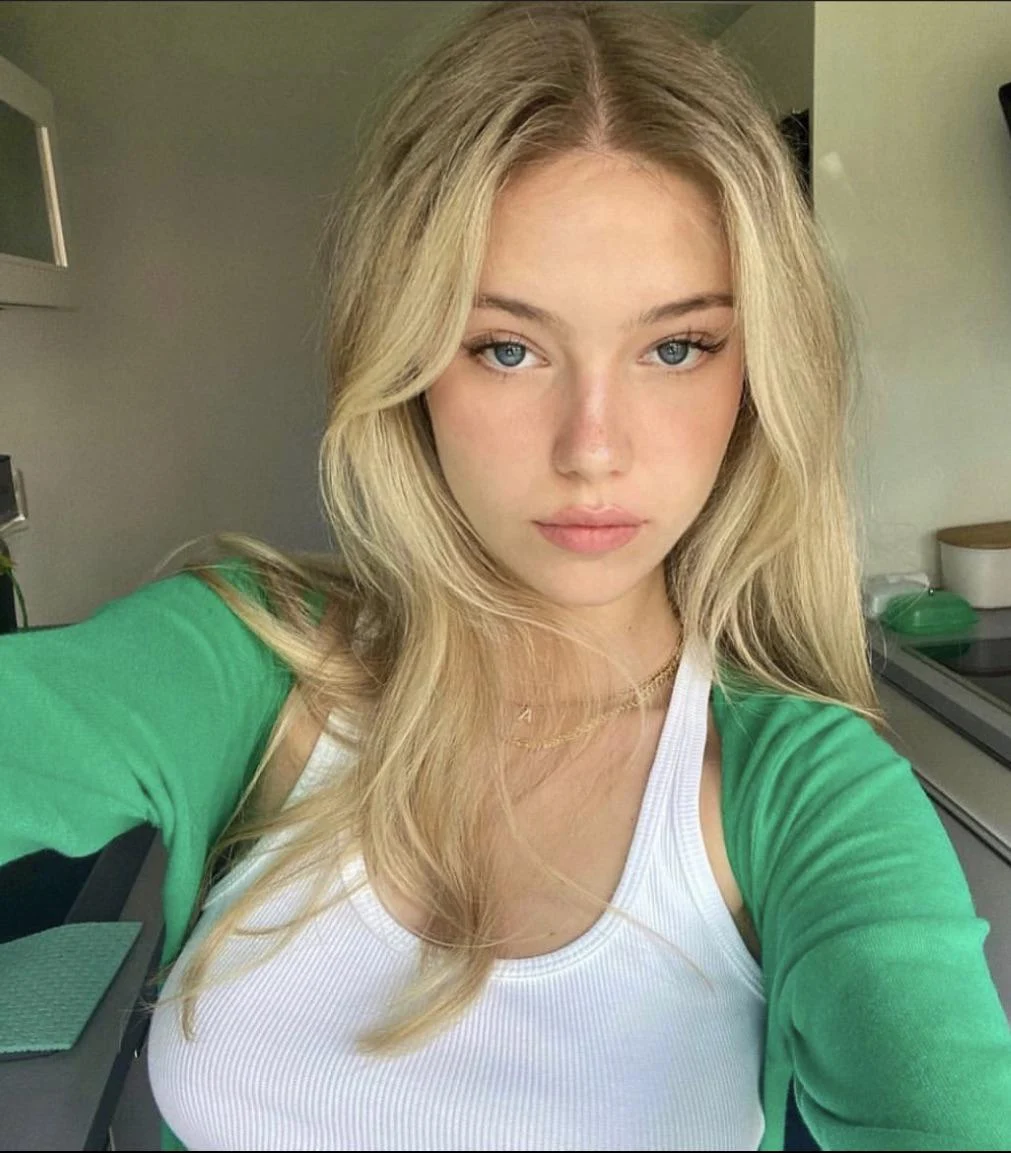 Annie Schroeter | Scrolller