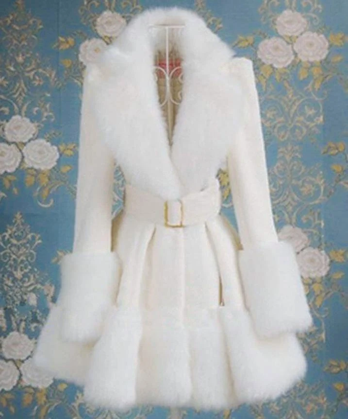 White Wool And Fur Coat | Scrolller