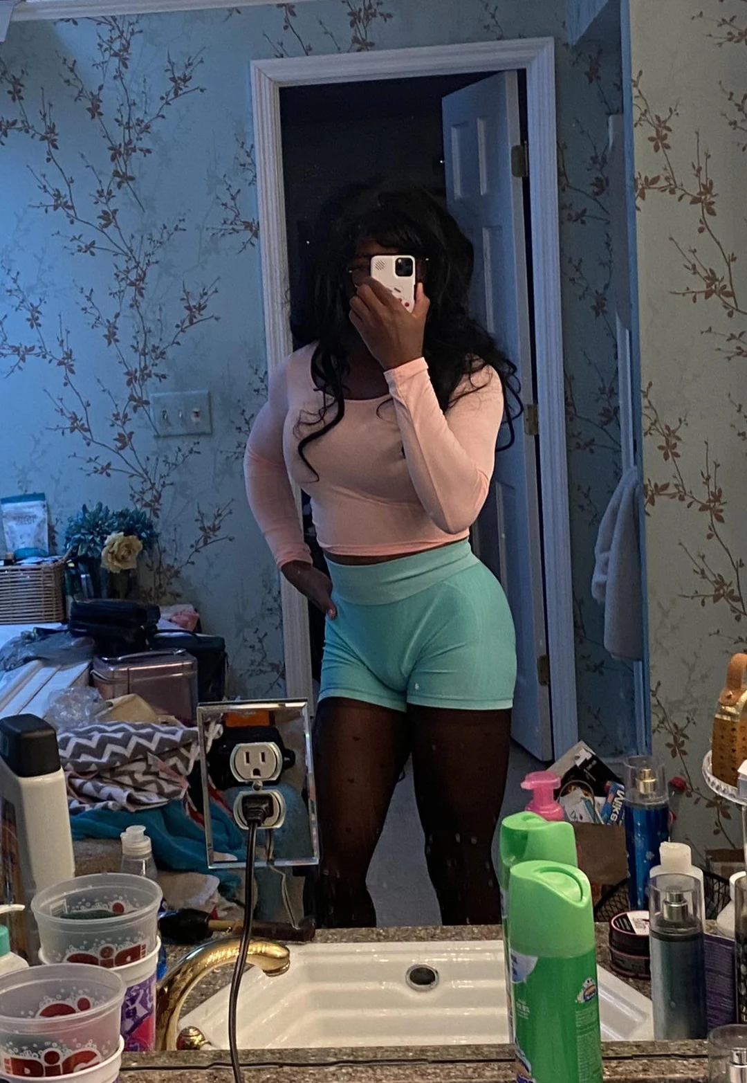 How do these shorts look? | Scrolller