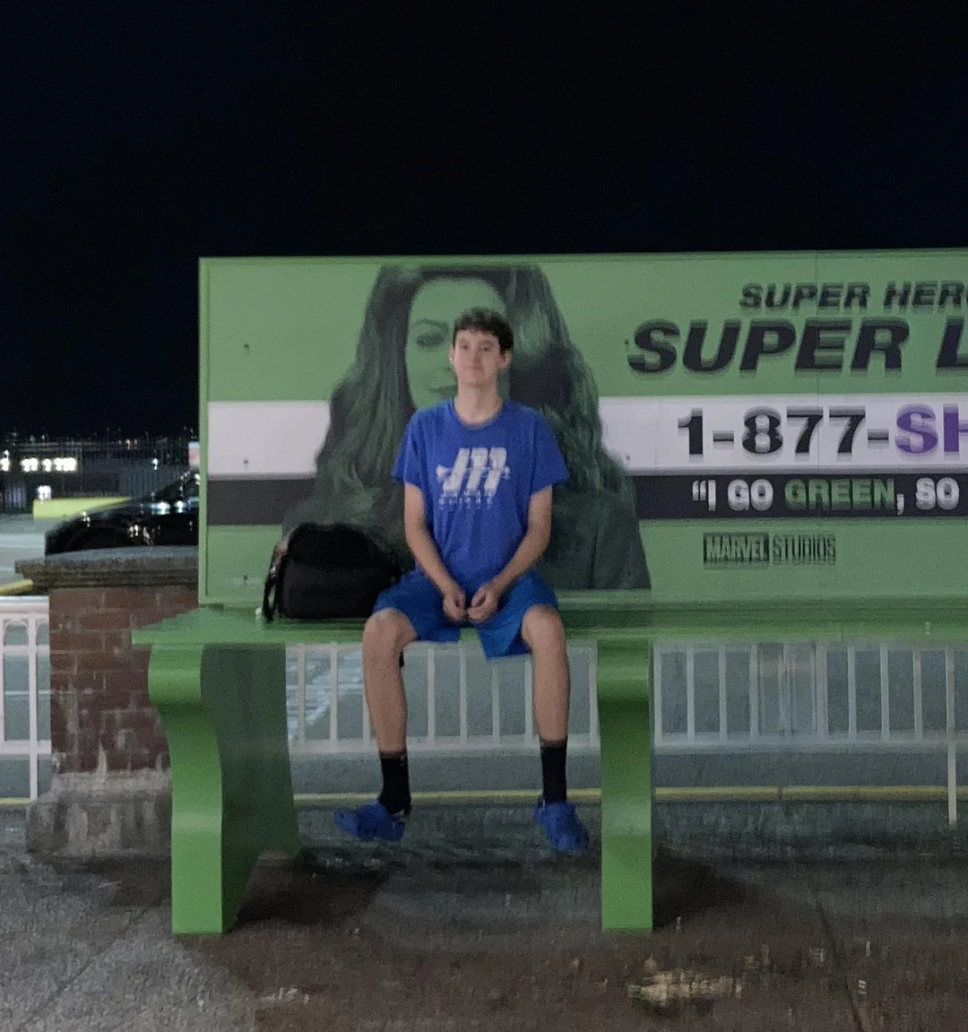 What 6’5” looks like on the bench. | Scrolller