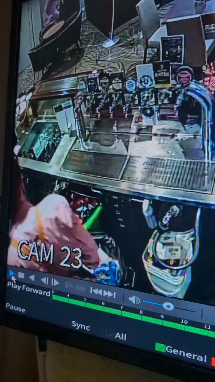 A glass exploded in my hand | Scrolller