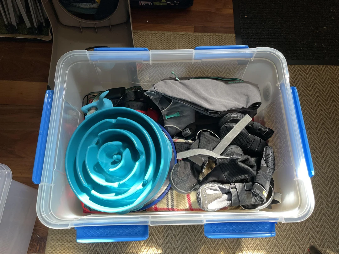 Packing stuff up again | Scrolller