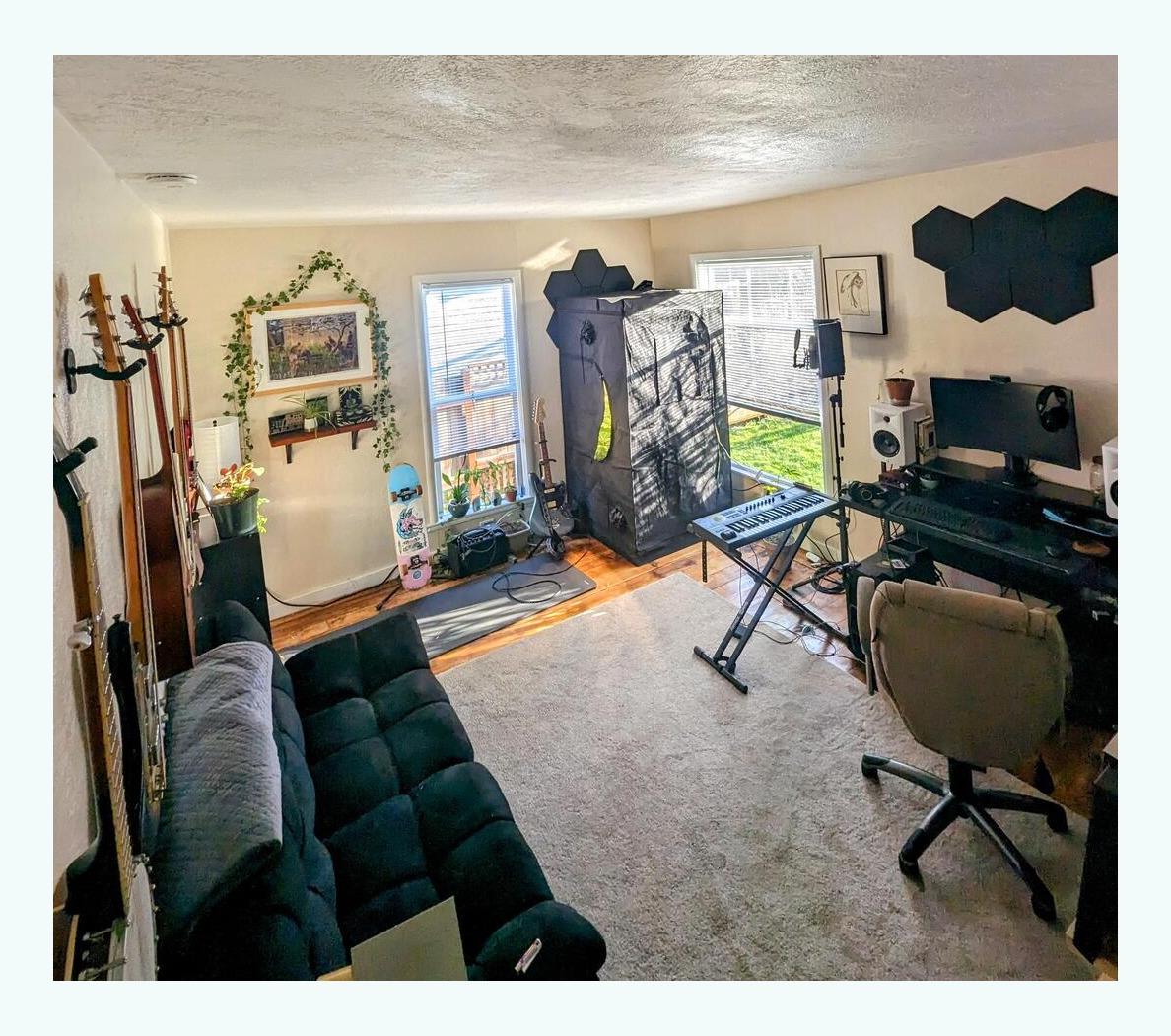 Finally getting close with my Music/Grow rkom. Ashland, Oregon. | Scrolller