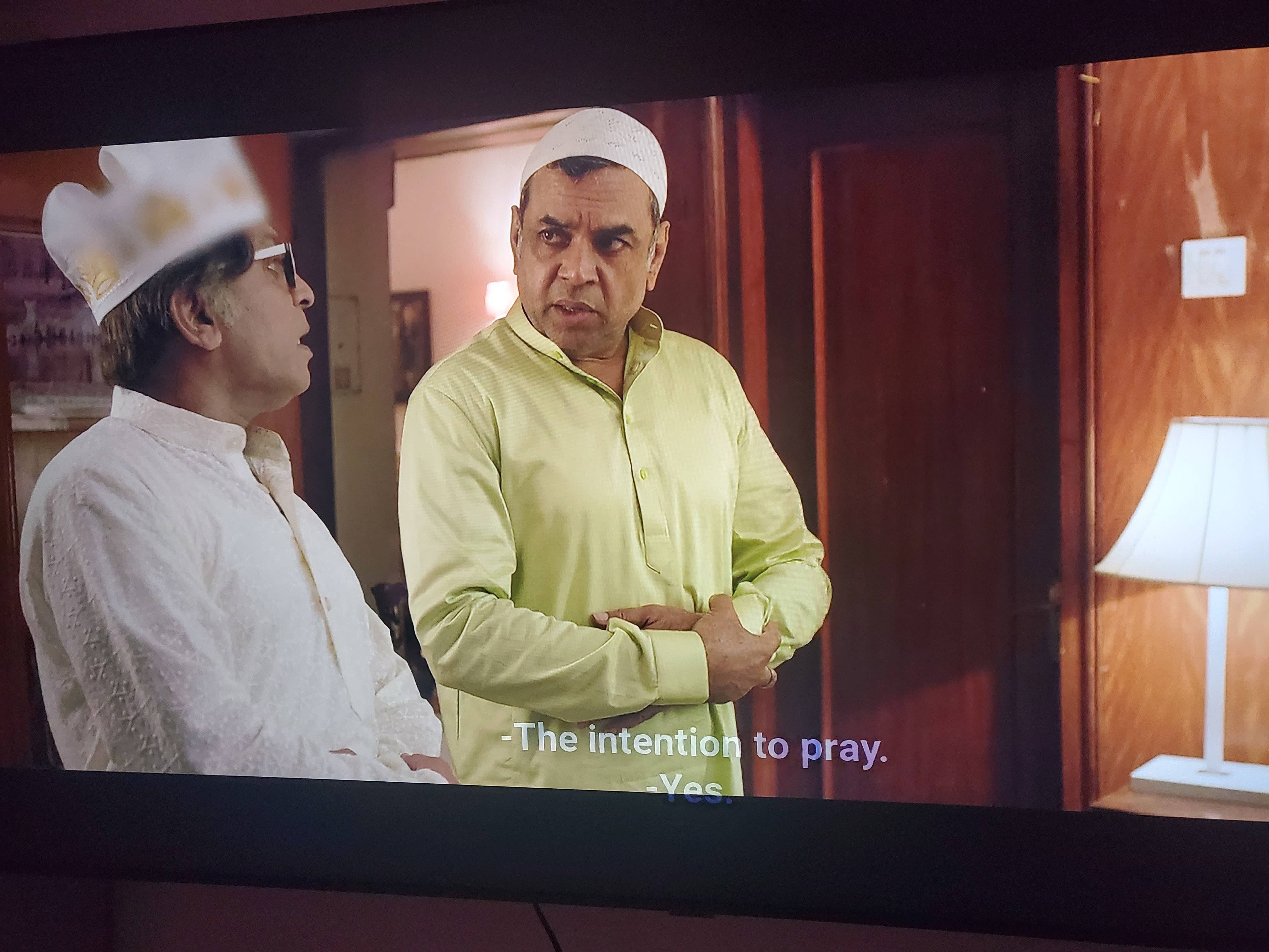 This scene from Dharam Sankat Mein, why is the hat blurred? | Scrolller
