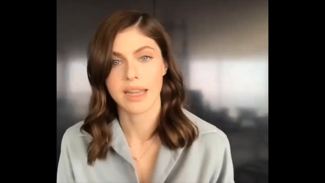 Beautiful from White Lotus press chat (GIF) | Scrolller