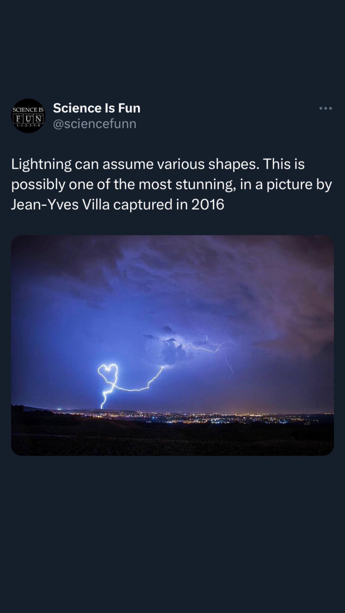 The most beautiful lightning strike | Scrolller