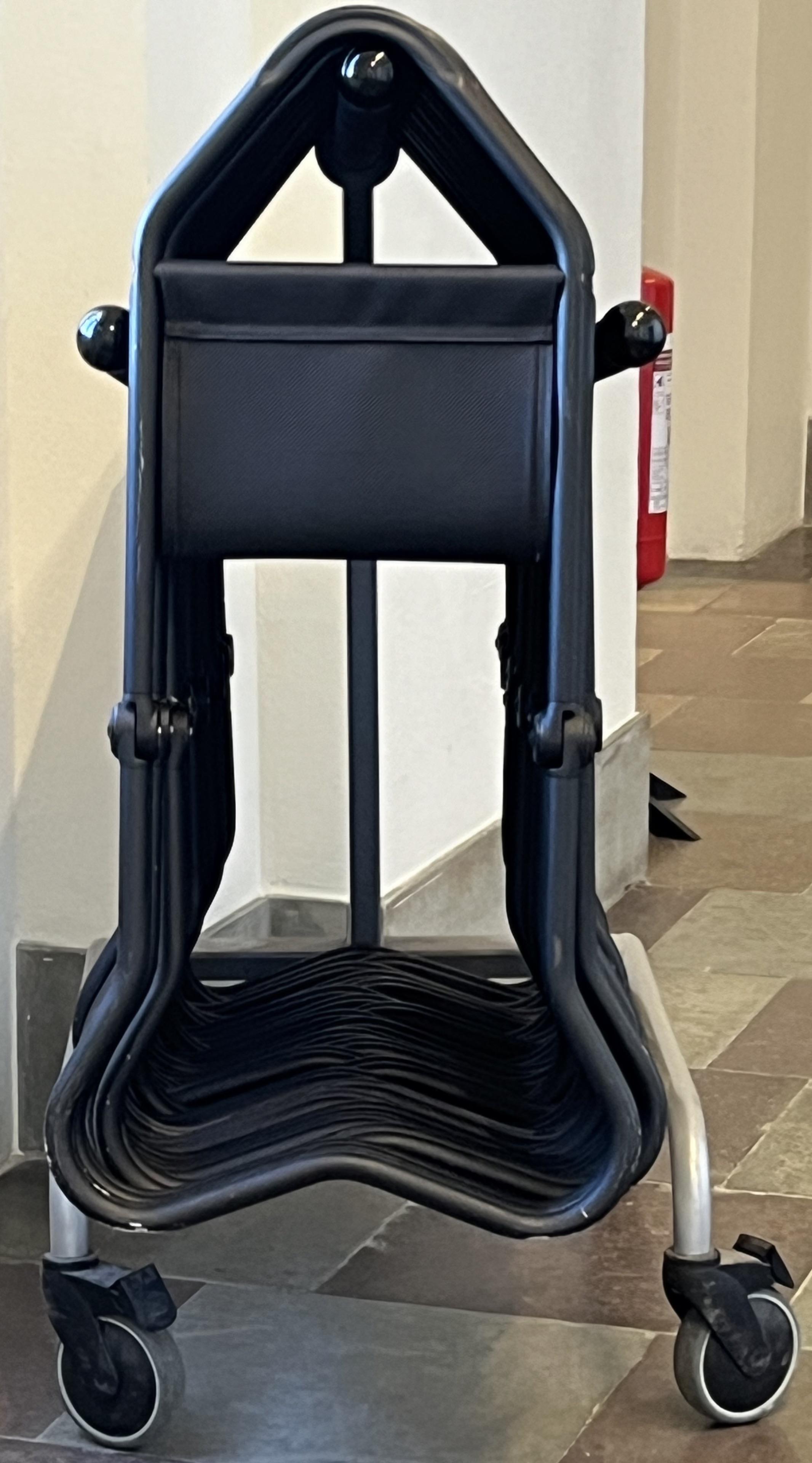 Foldable chairs 🥴 | Scrolller