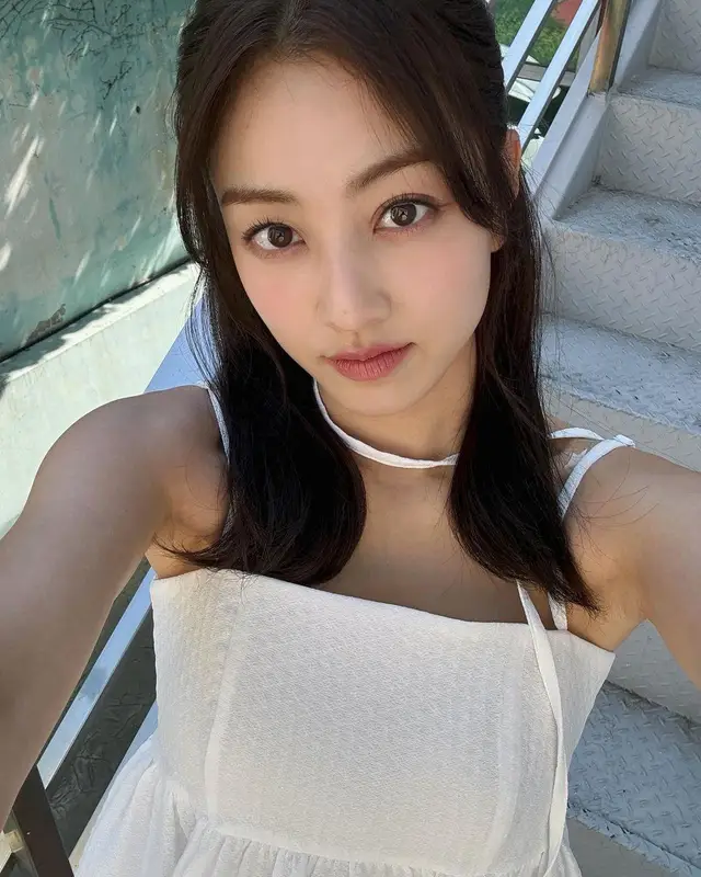 Park Ji-hyo | Scrolller