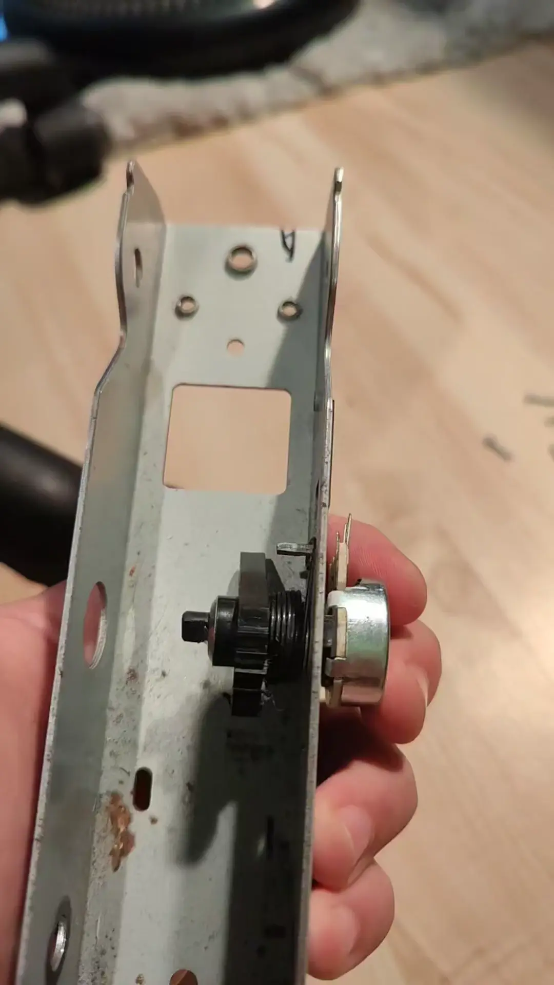 Accelerator's potmeter let loose | Scrolller