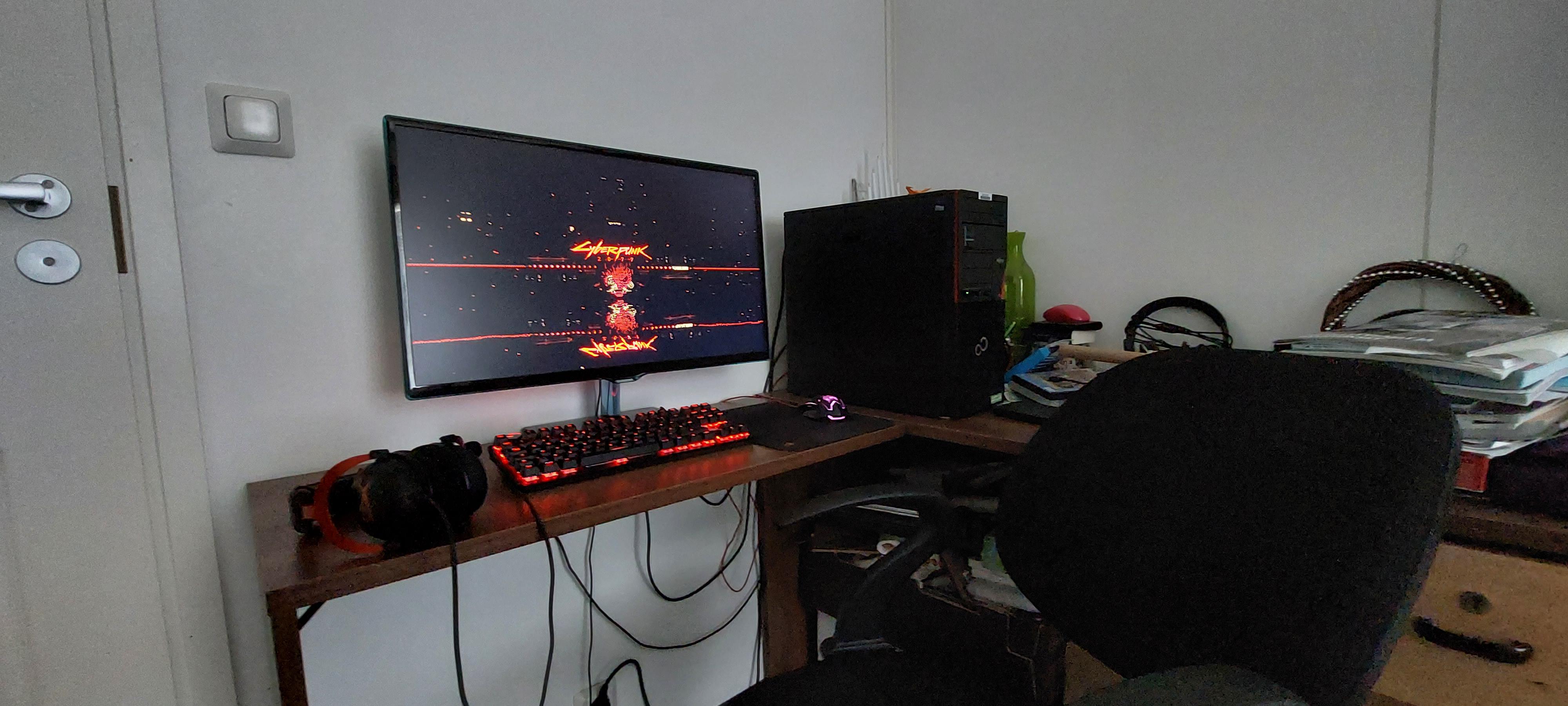 Accidental red on black setup :D | Scrolller