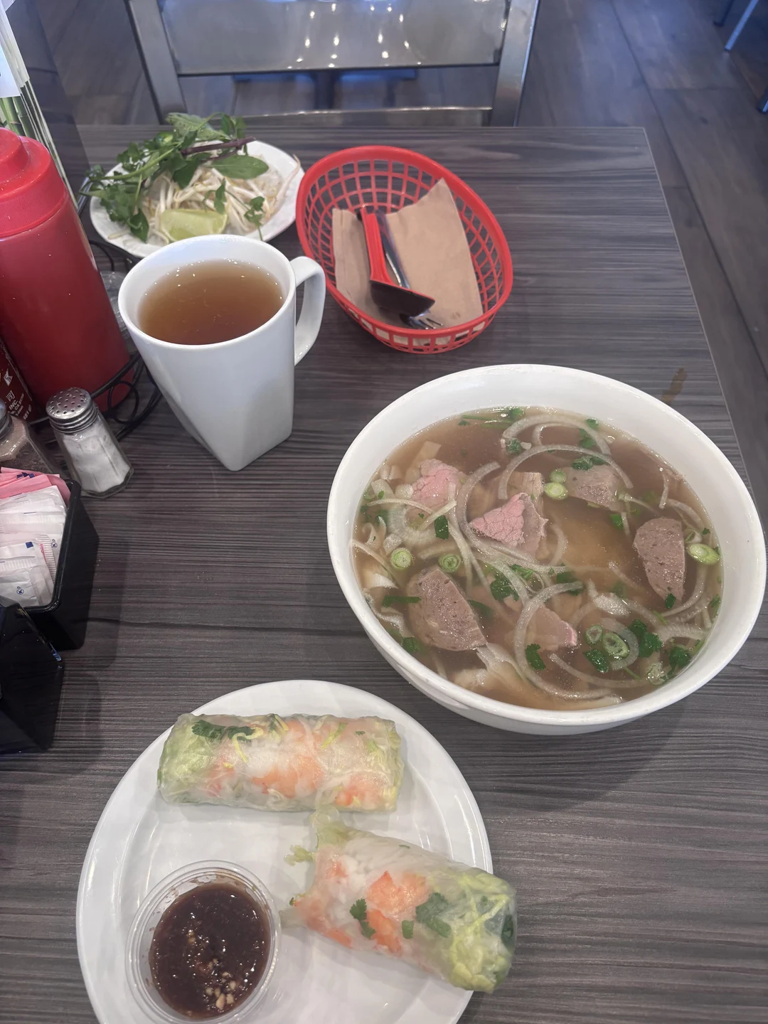 I had dinner alone! Pho, spring rolls, hot jasmine tea | Scrolller