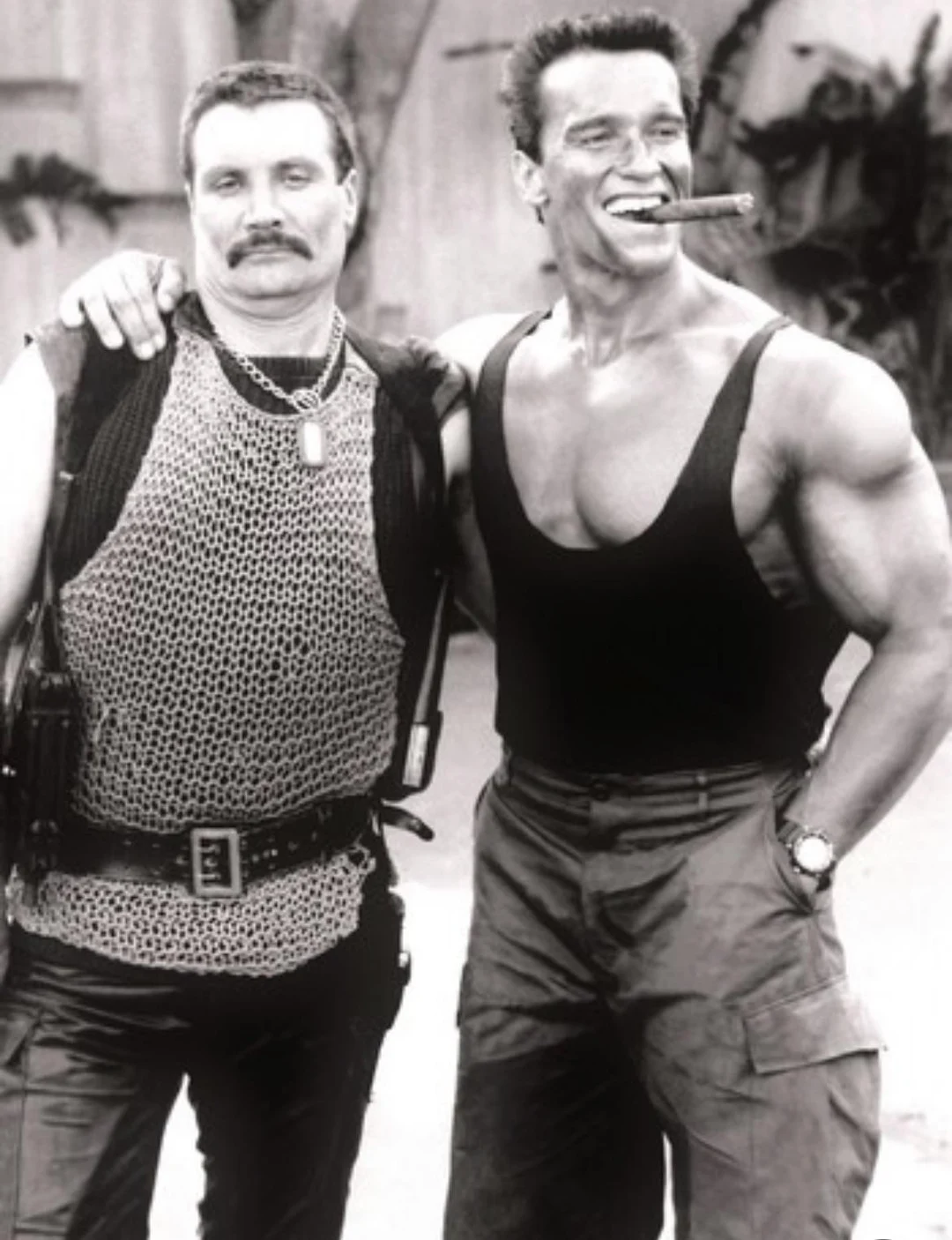 Freddie Mercury visits Arnold Schwarzenegger on movie set (1985) | Scrolller