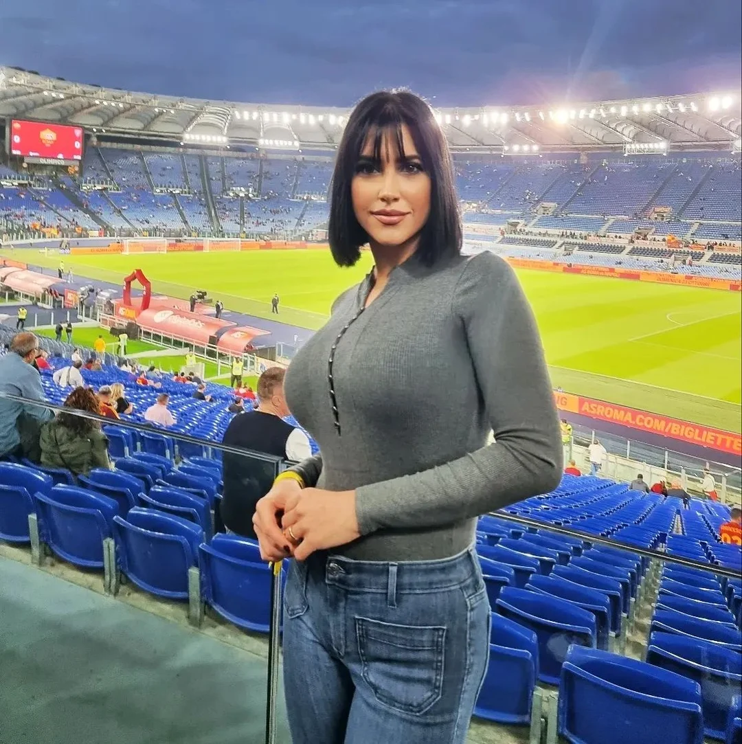 In the stadium | Scrolller