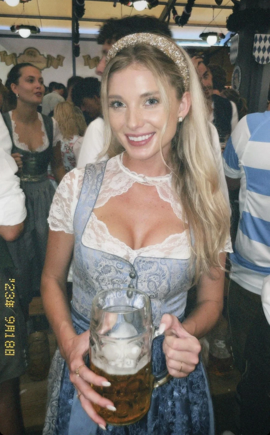 karli.elit Dirndl | Scrolller