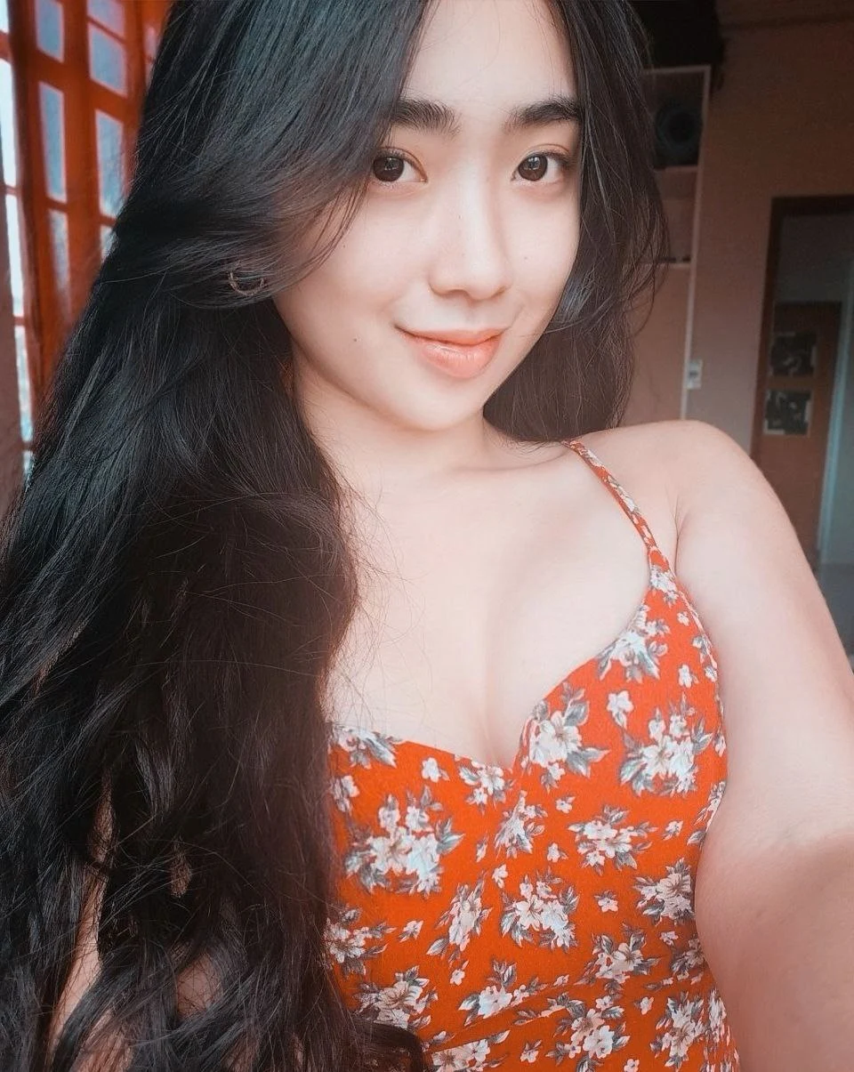 I want to wear my sundress even during the fall | Scrolller