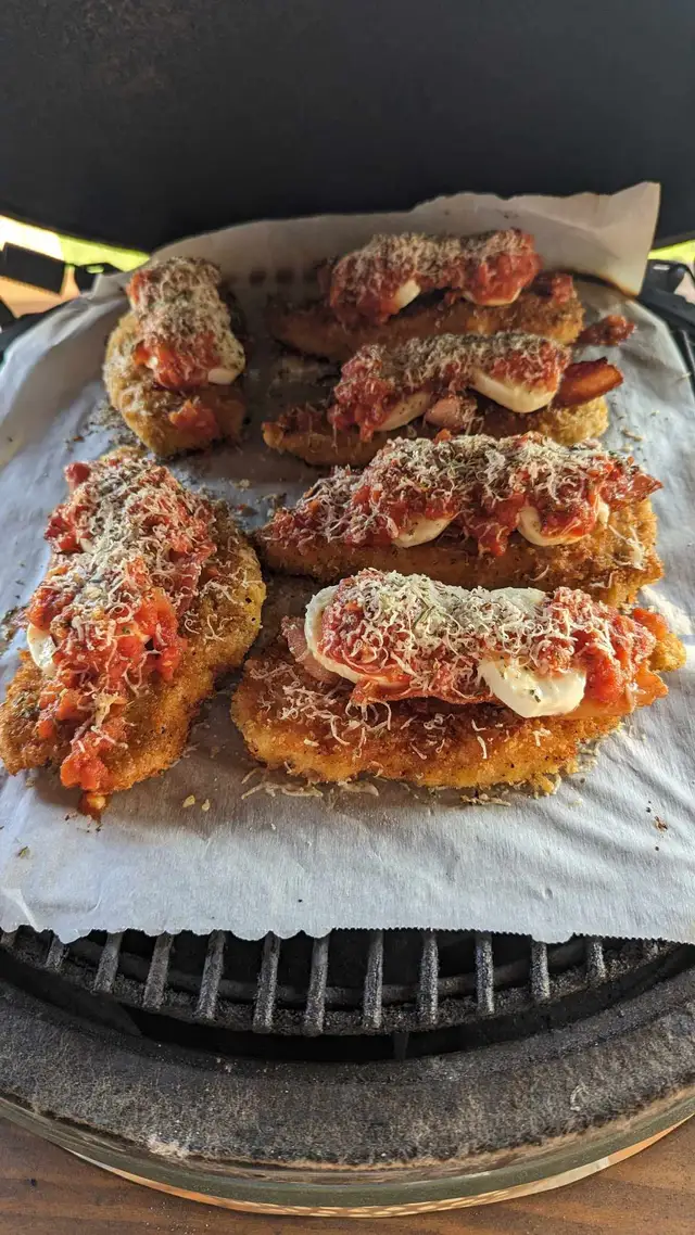 Using the grill to finish my chicken parm. | Scrolller