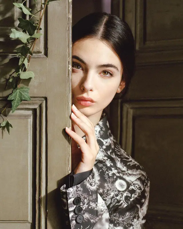 Deva Cassel | Scrolller