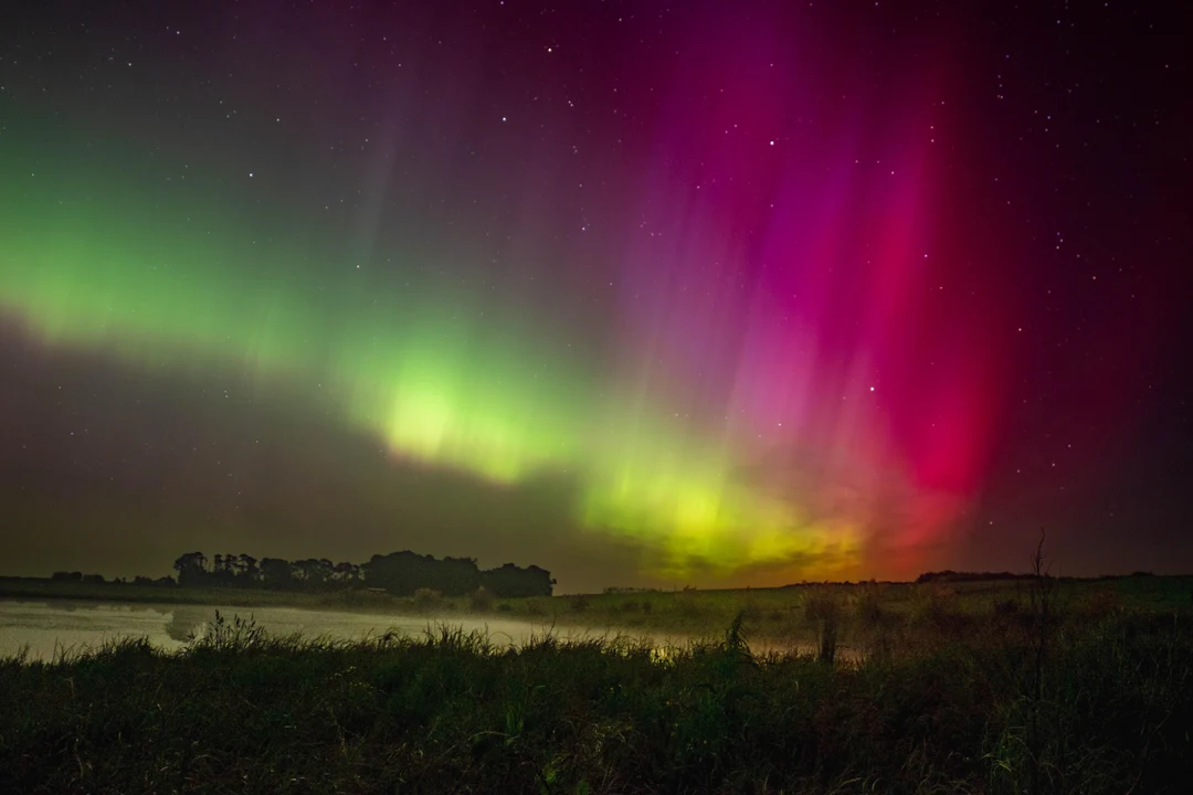 Aurora Australis with SAR arc Southland New Zealand [6000x4000] [OC] | Scrolller