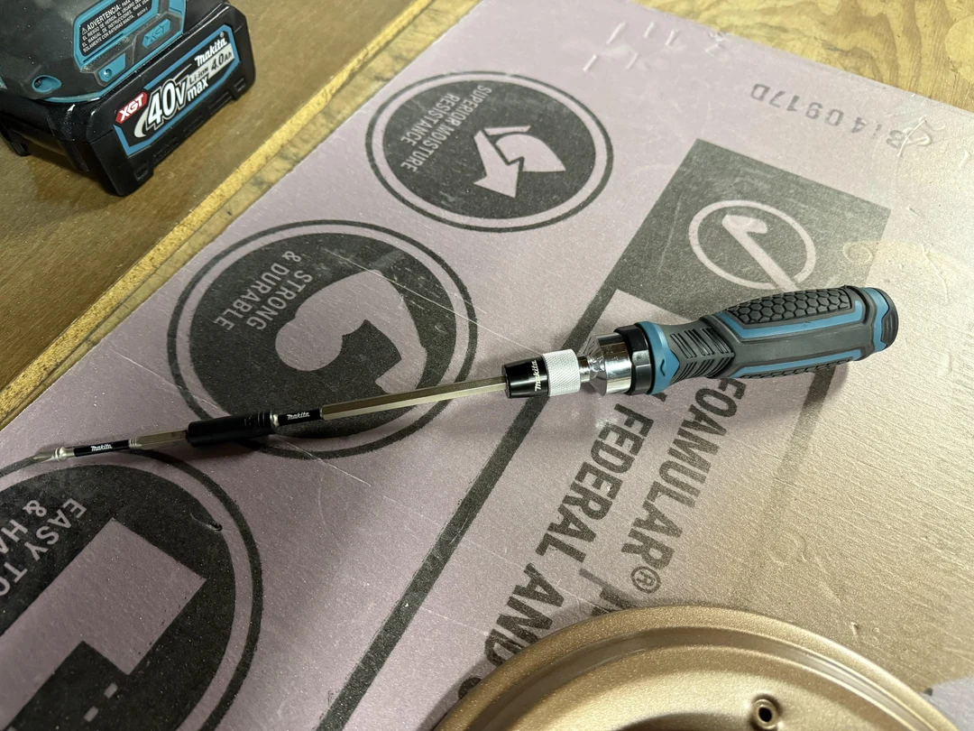Ratcheting Screwdriver | Scrolller