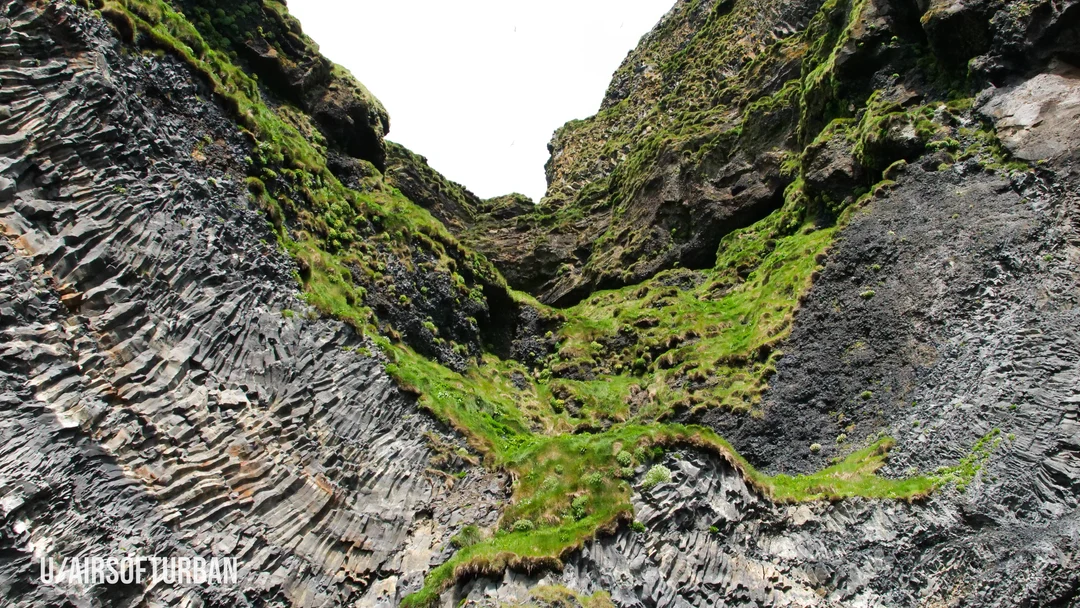 Looking up a seaside cliff at Reynisfjara beach, Iceland [OC] [5184x2920] | Scrolller