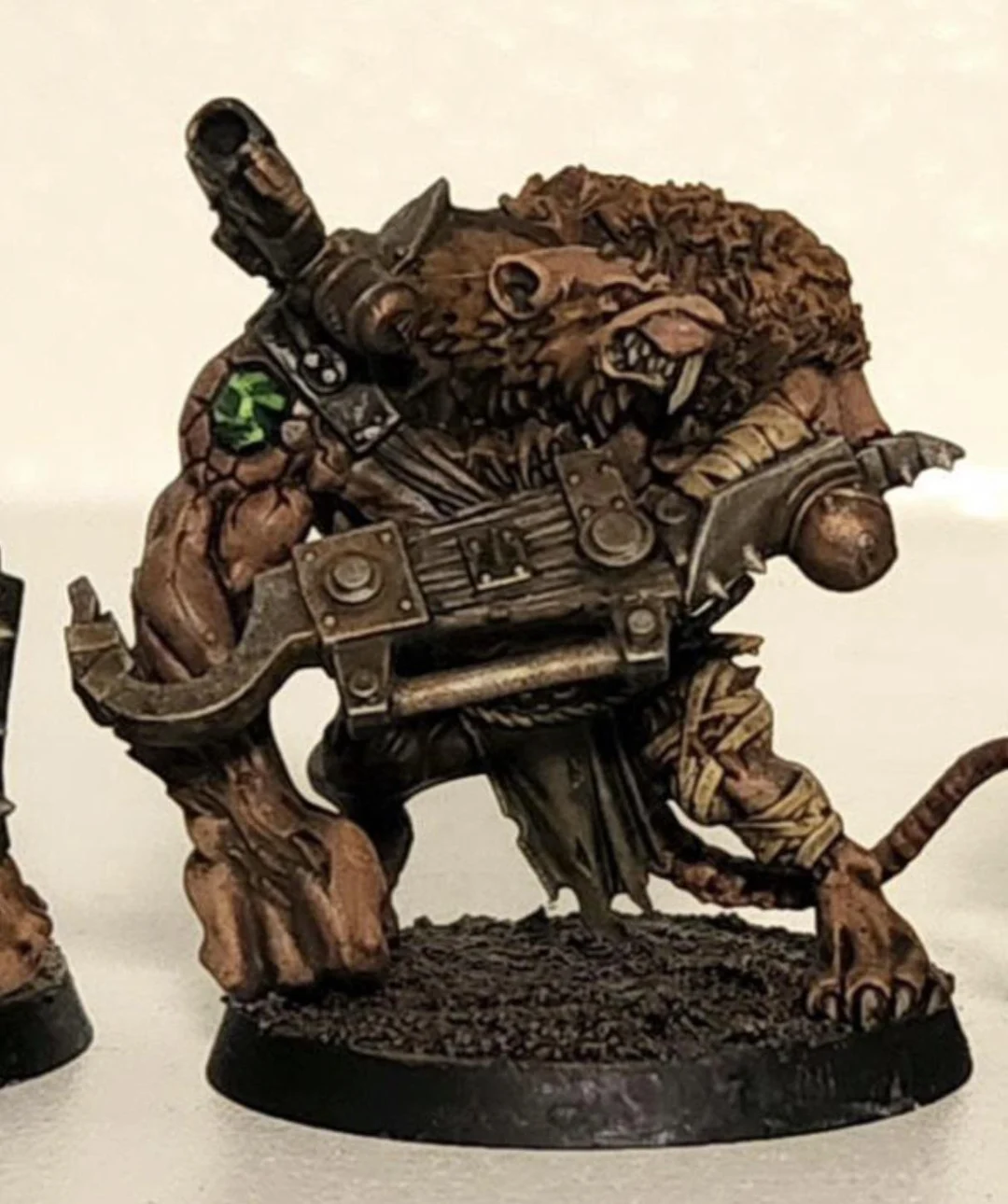 Looking for a specific part. Any idea where this hook arm is from? | Scrolller