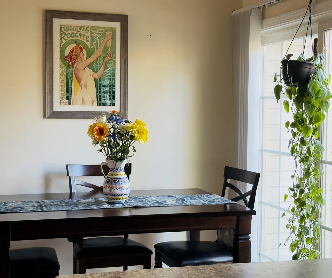 Our dining nook. Or just an excuse to show how pretty the bouquet looks ...