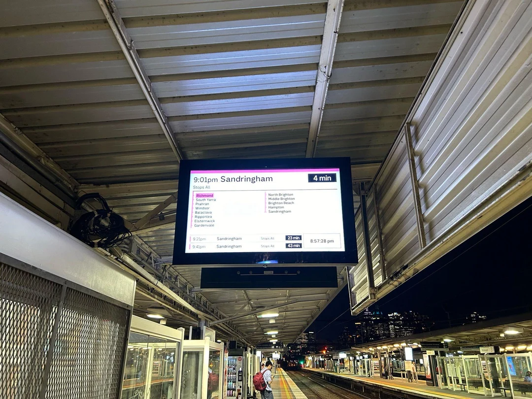 Melbourne's new Union Station signage isn't great if you're vision impaired | Scrolller