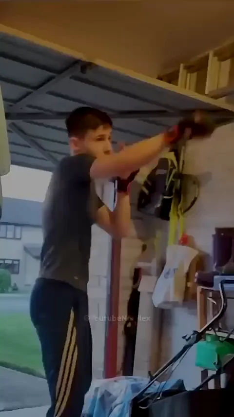 Second one is instant karma for sure | Scrolller