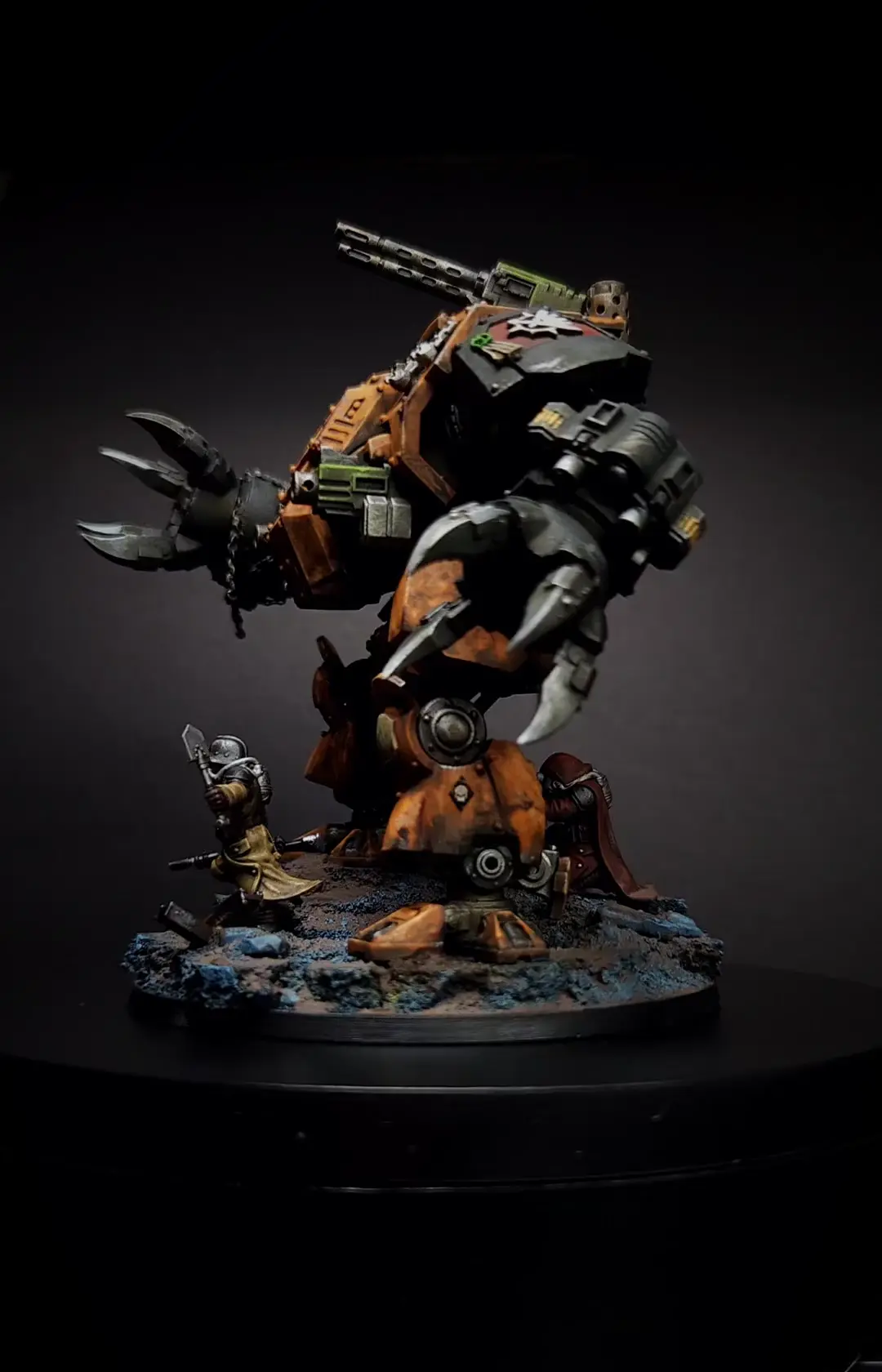 Amber Wardens Brutalis Dreadnought | Scrolller