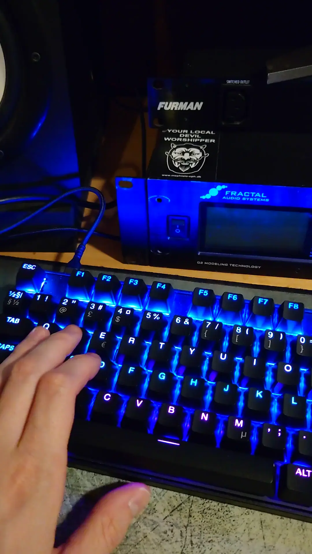 Apex Pro TKL lighting | Scrolller