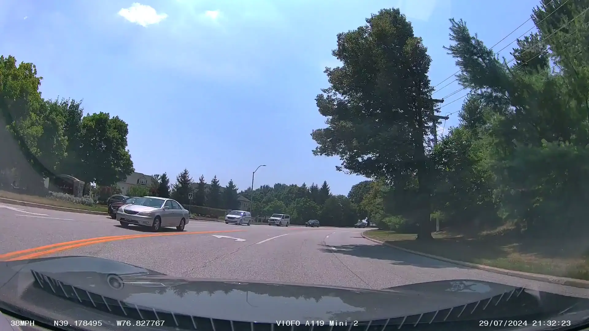 Apparently buses don't need to obey Stop signs [oc] | Scrolller