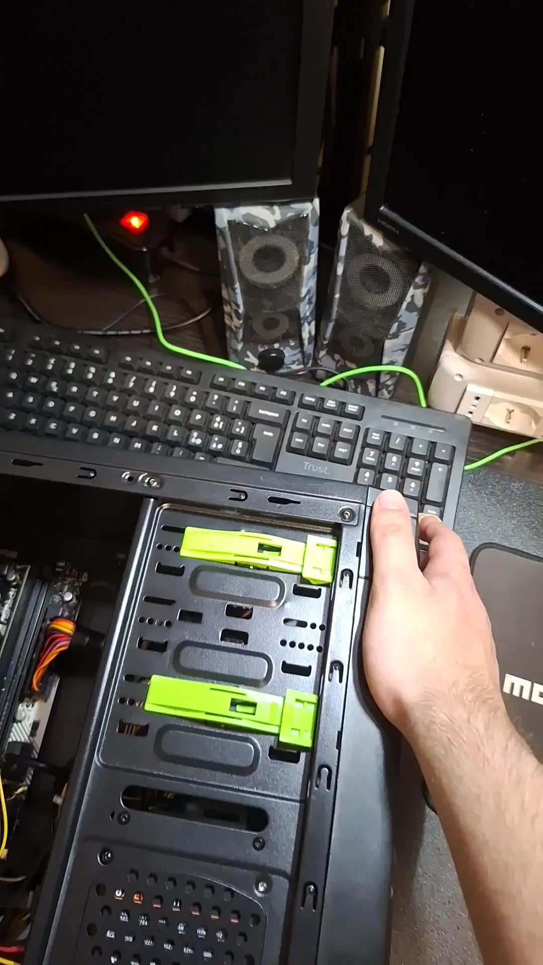 Asrock b450m-hdv bios black screen | Scrolller