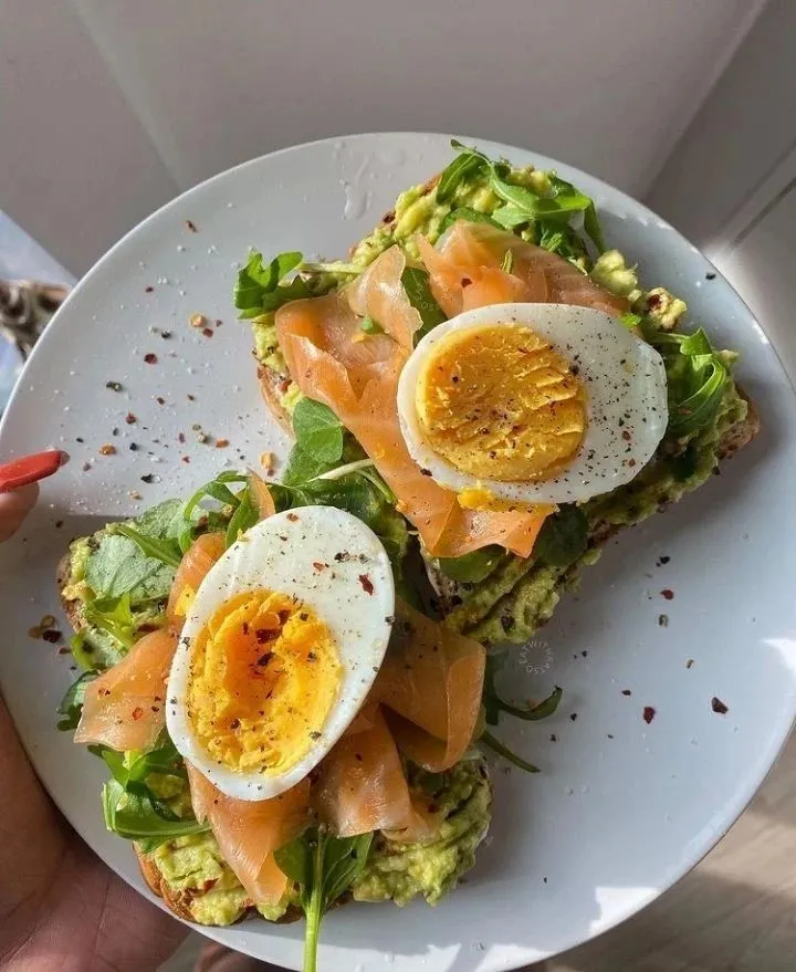 Avocado salmon toast | Scrolller