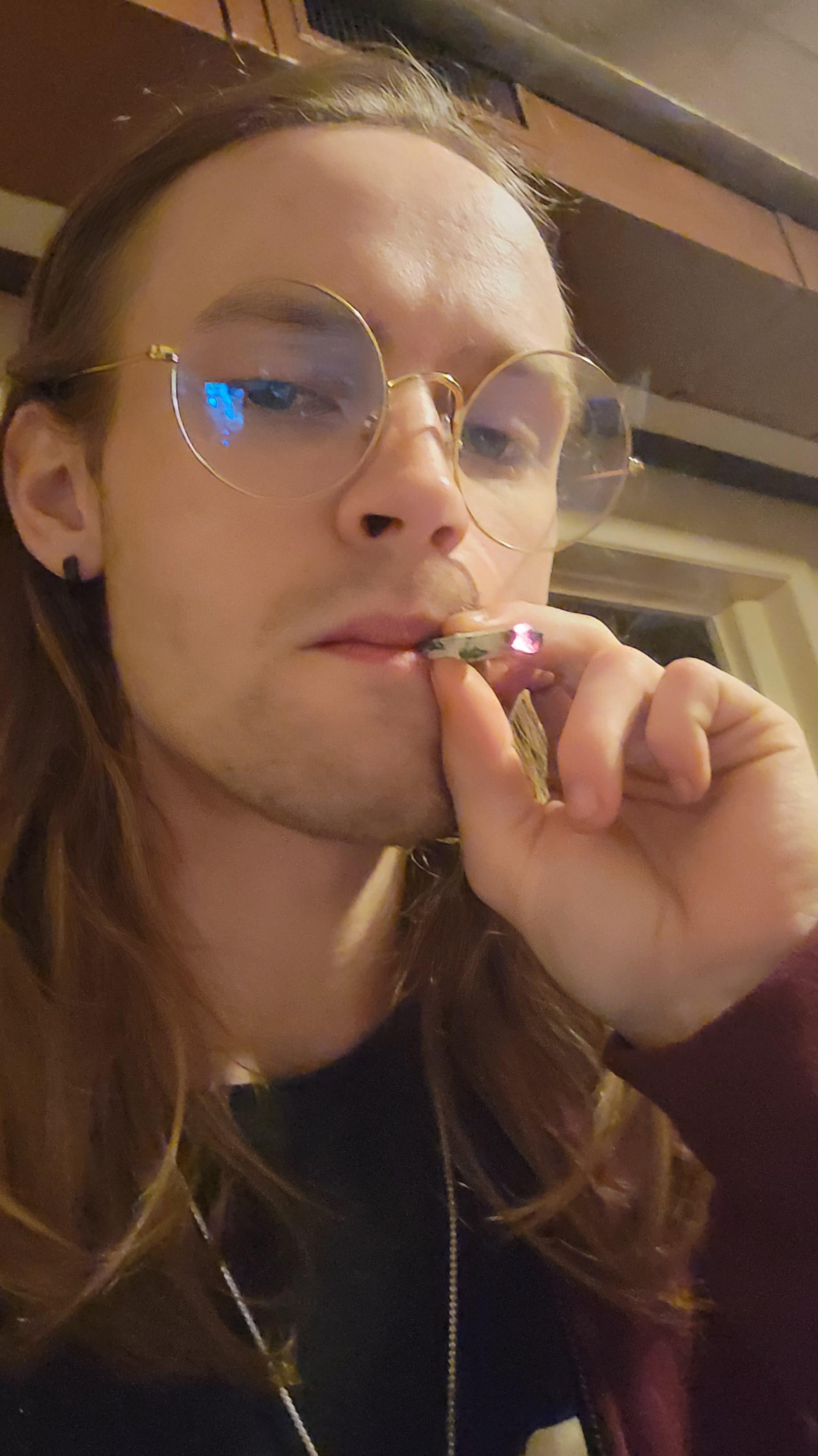 Early morning joint | Scrolller