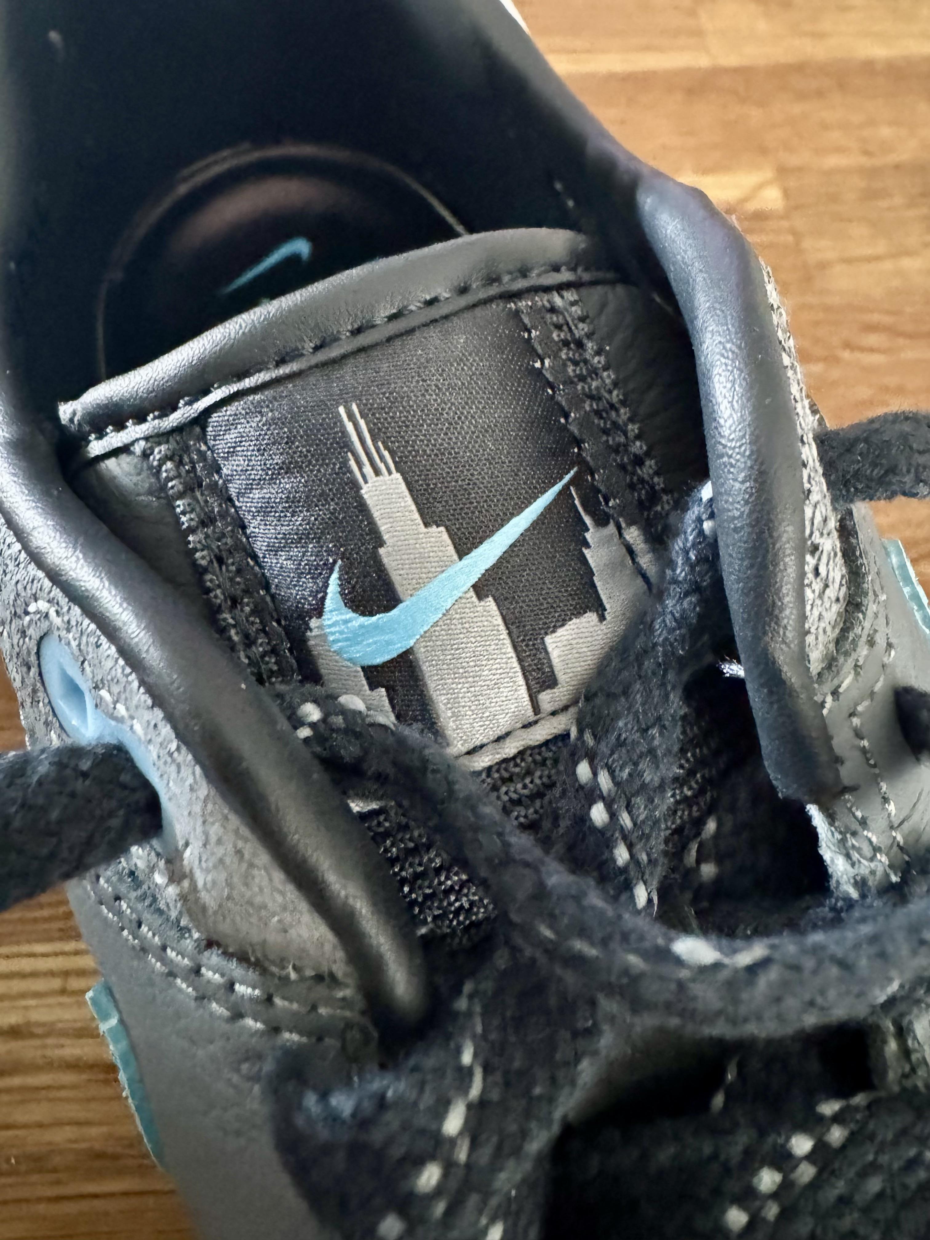 First of ‘25. AM1 ‘86 ‘Chicago’. Love all the details. | Scrolller