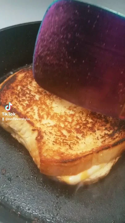 crispy cheese boy | Scrolller