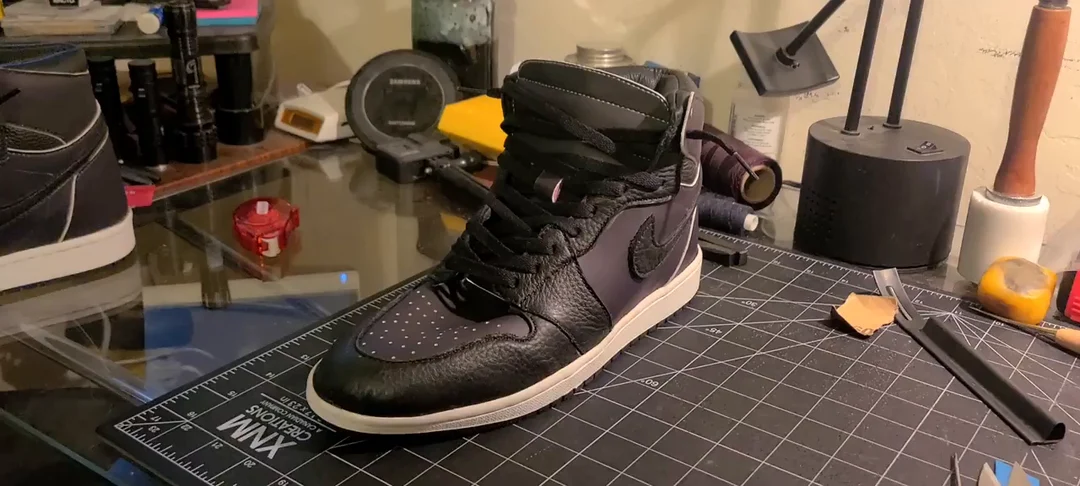 Color changing Jordan 1 custom v2 | Scrolller