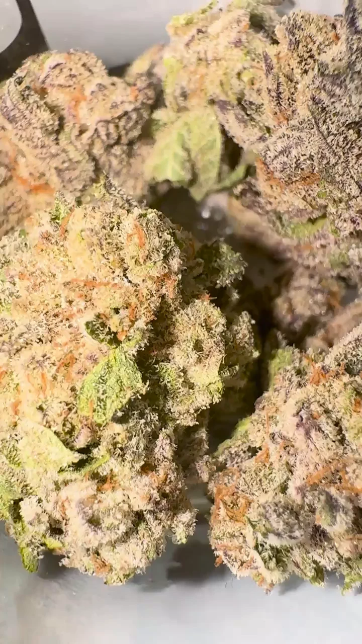 Sour Pebbles 🤤 | Scrolller