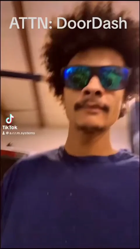 DoorDash truck w/ poop bucket | Scrolller