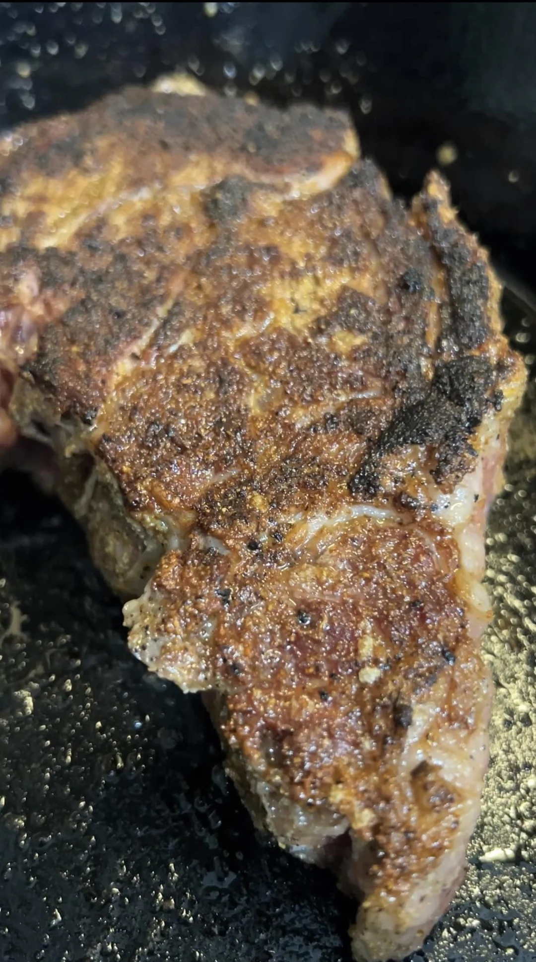 Nothing beats cast iron when it comes to a good sear | Scrolller