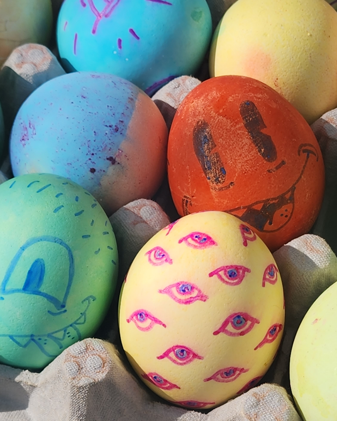 Biblically accurate Easter egg | Scrolller