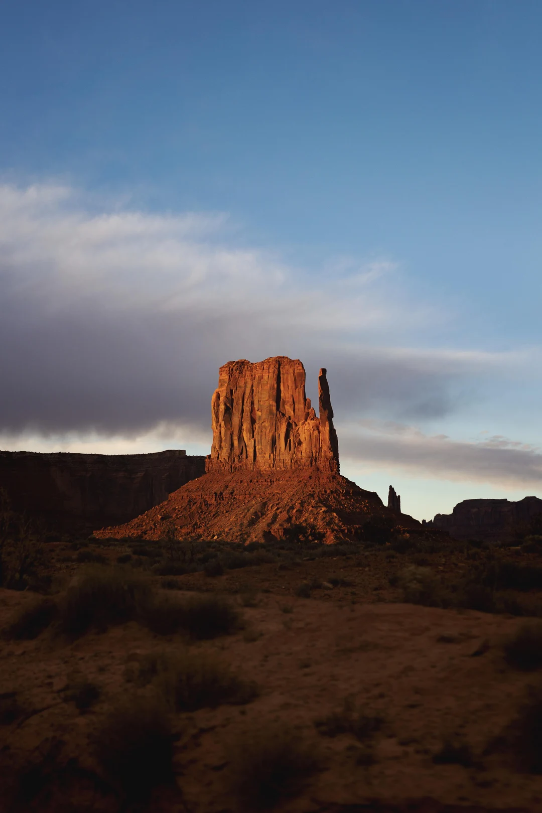Monument Valley, AZ. Red Rocks. [OC] [3244x4867] | Scrolller