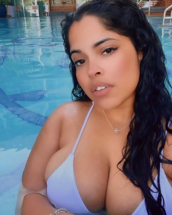 Double D’s Naturally | Scrolller