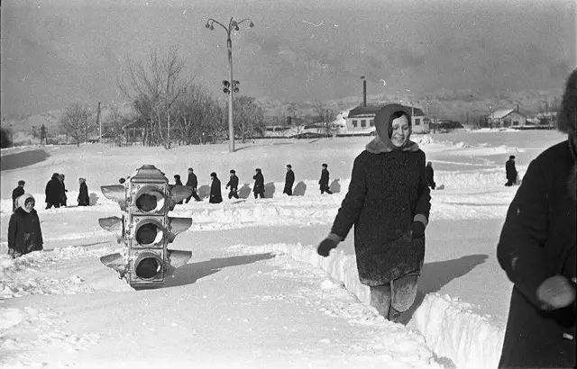 Girls at the traffic light. Yuzhno-Sakhalinsk , USSR , 1968 . | Scrolller