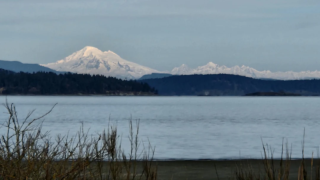 Mount Baker, WA from Victoria, BC [3822x2152][OC] | Scrolller