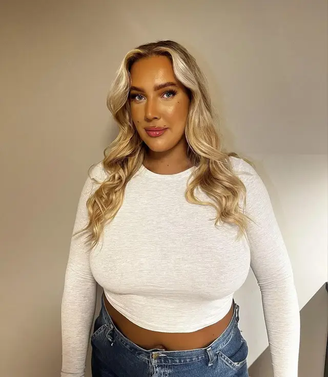 Chesty Norwegian | Scrolller