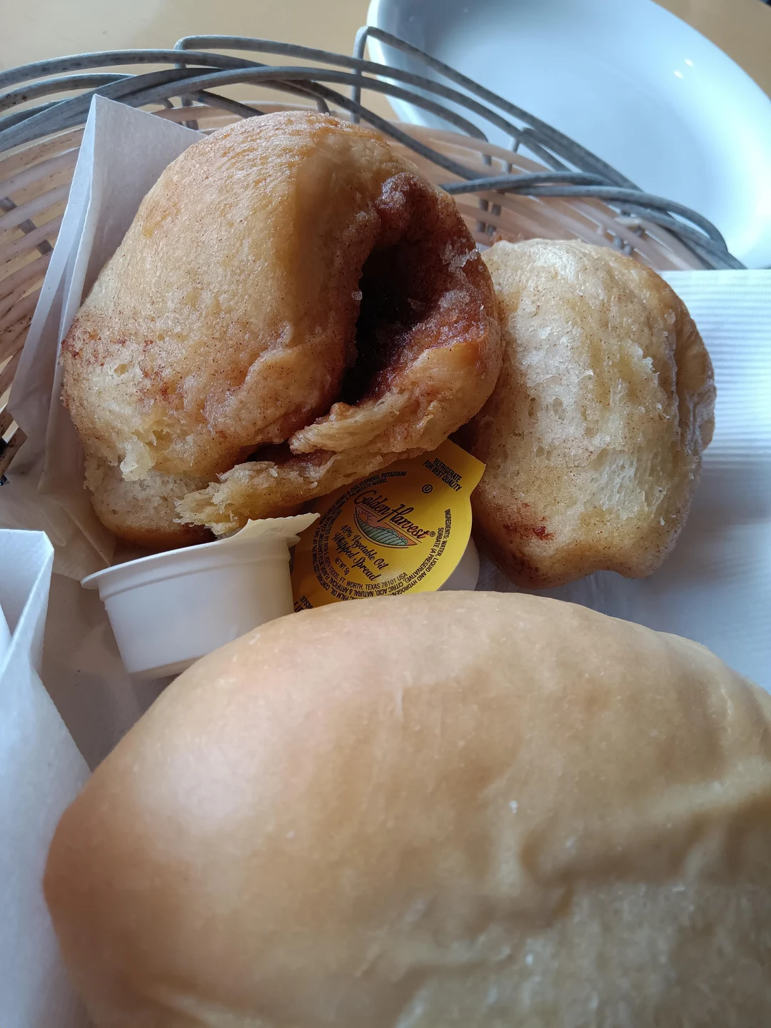 Cinnamon rolling | Scrolller