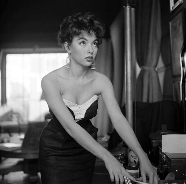 Rita Moreno | Scrolller