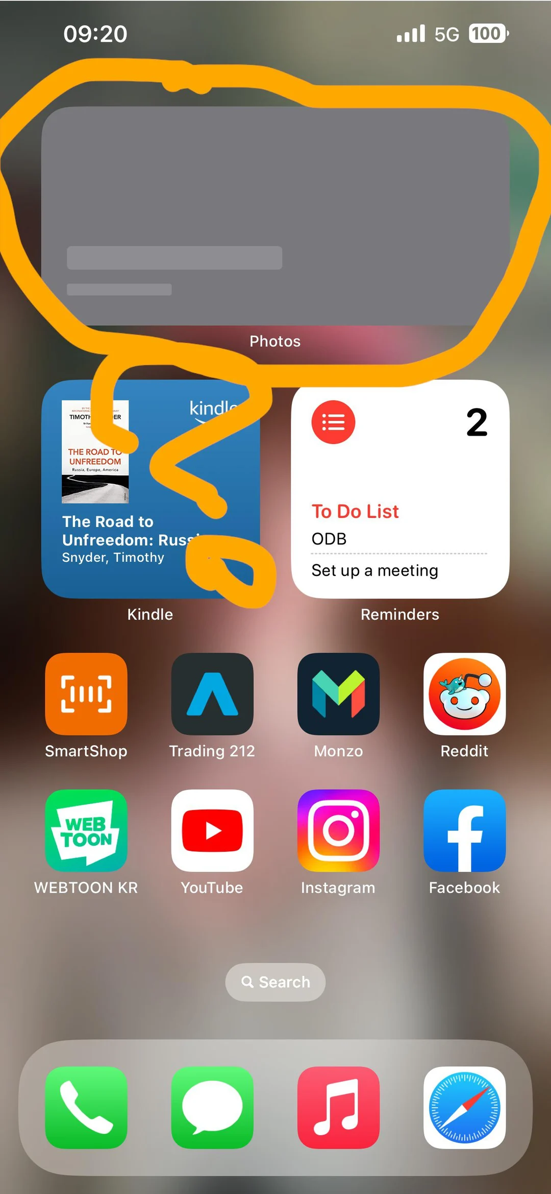 Anyone having this bug (photos widget not showing any photos)? | Scrolller