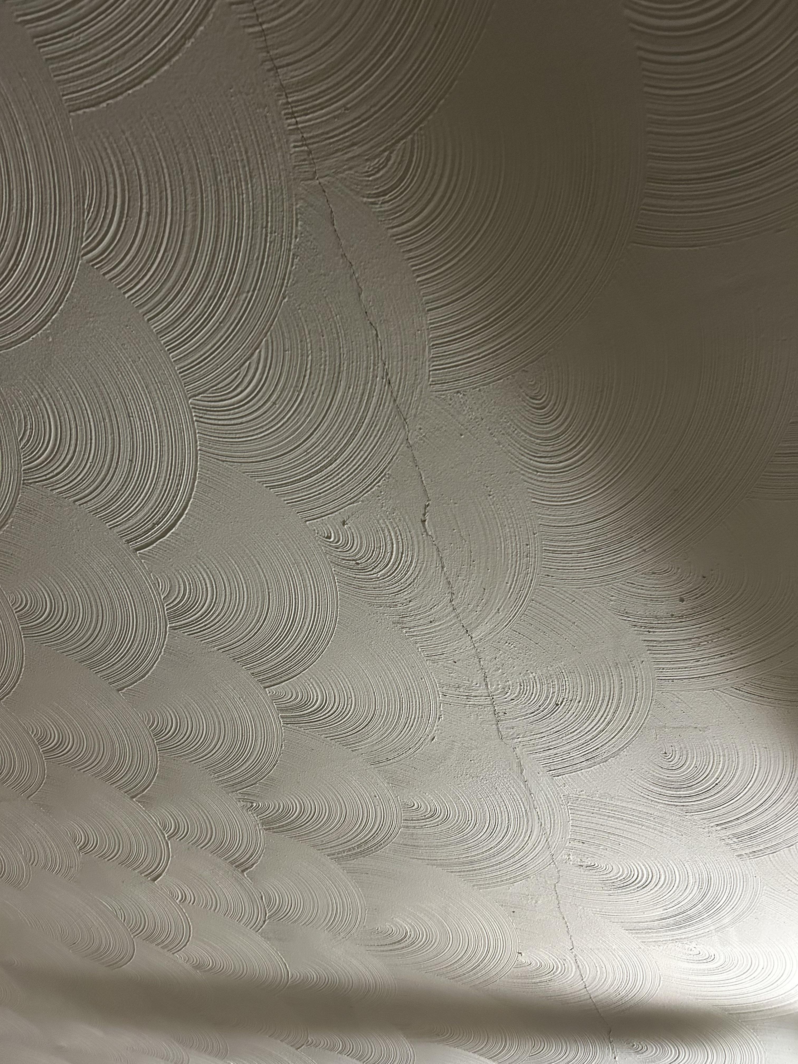 Cracks in the ceiling? | Scrolller